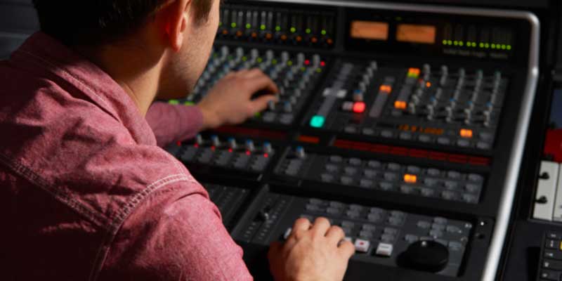 MASTER FEEDBACK - your personal mix feedback and stem mastering service.